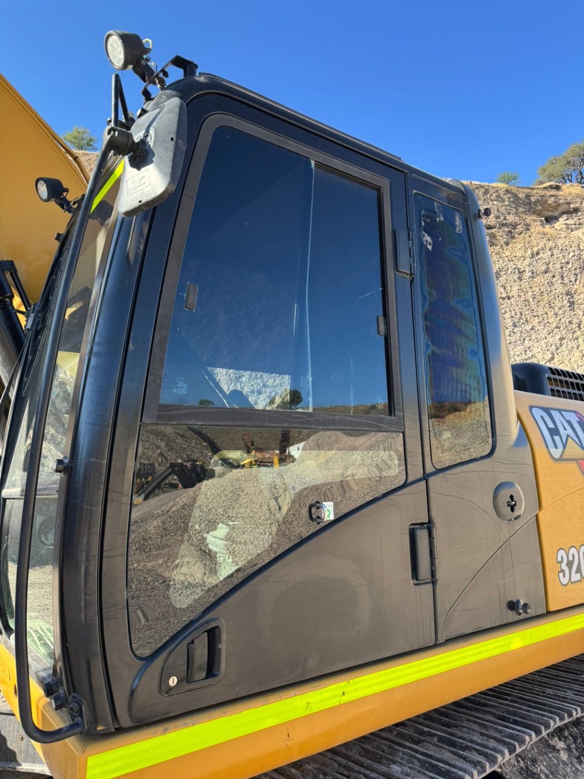 Excavadora Caterpillar 320 GX - ALOHER